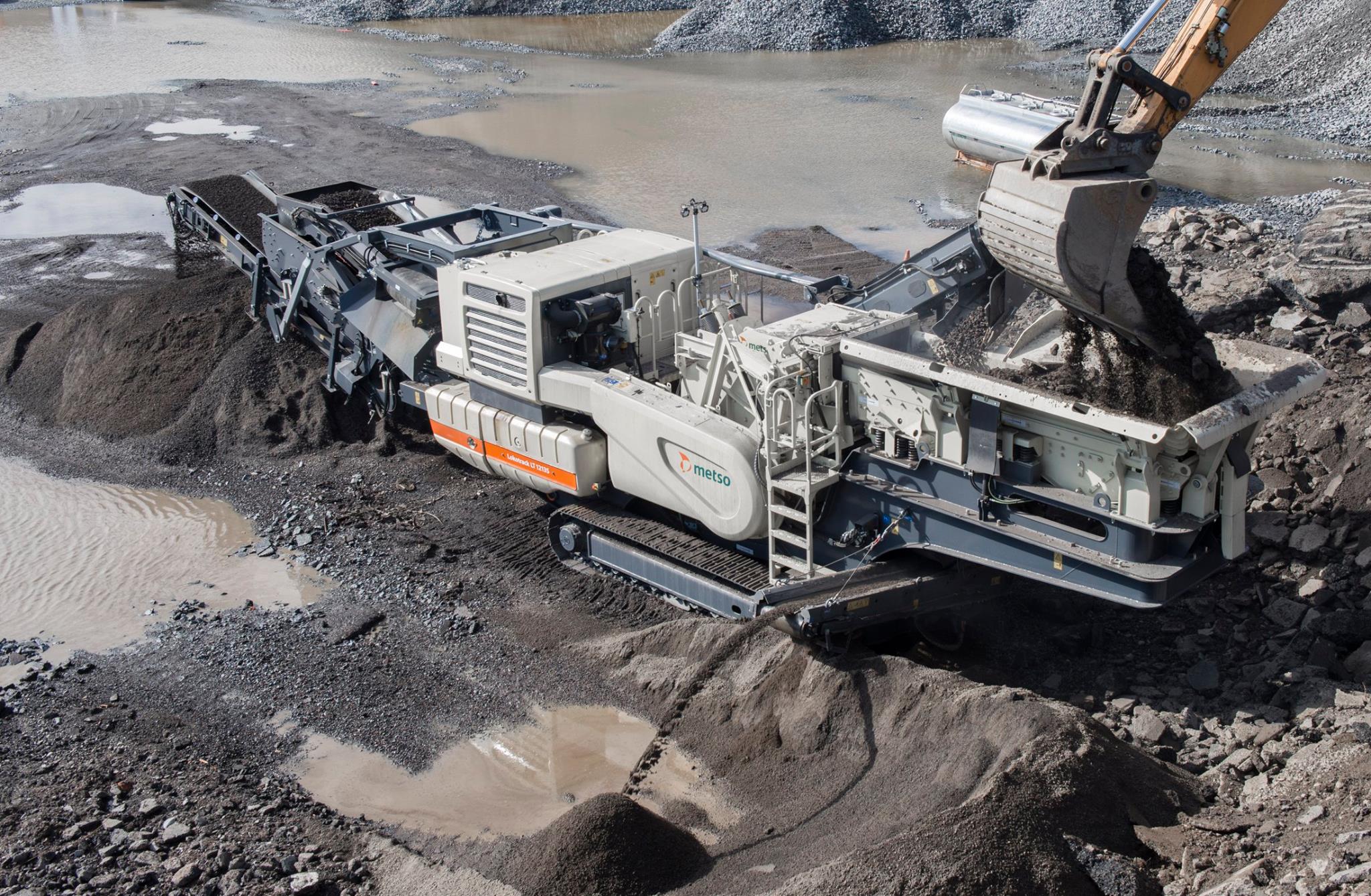 מגרסה ניידת מגרסות אבן ניידות Metso LT1213S - מ.בר